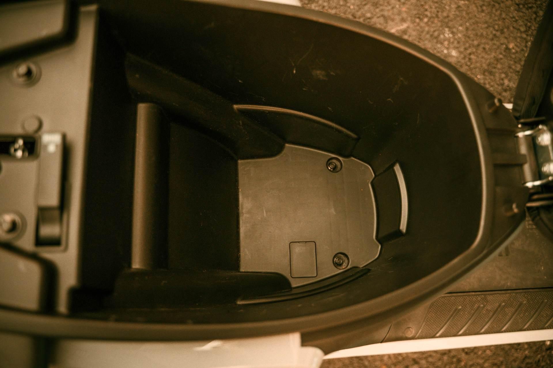 近2.1W的电动摩托车，体验如何？九号E200P MK2测评 - 知乎