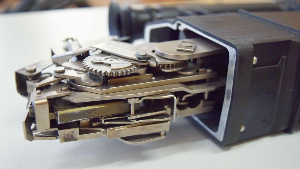 使用无壳弹 史上最复杂步枪德国G11拆开啥样? - 知乎