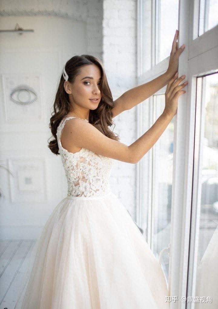 惊人的美貌和天生的魅力造就的双馨演员莉亚·西尔弗 (Liya Silver) - 知乎