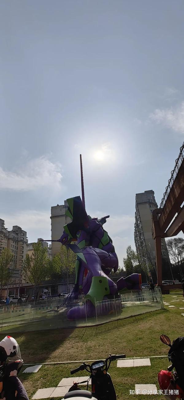 震撼来袭！上海EVA初号机大雕像，你敢挑战最大的EVA吗？ - 知乎
