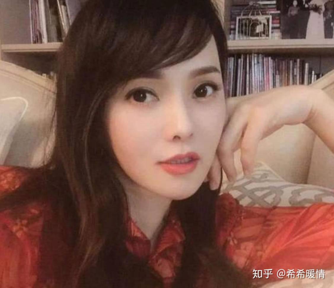 伊能静回怼网友，王菲活成少女：女人的美丽，从来不该被年龄定义 知乎