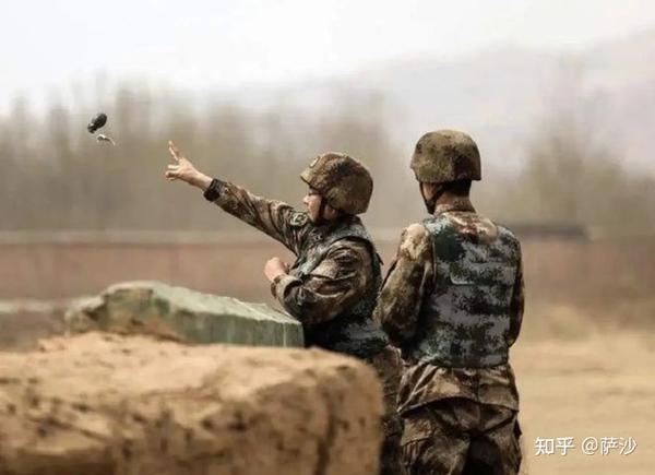 畅销全世界的中国无柄手榴弹：解放军现役的82-2式手榴弹 - 知乎