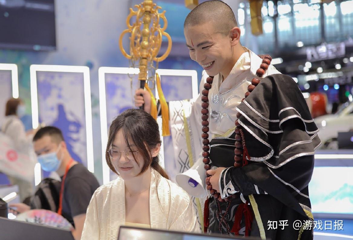 我在200多张BW漫展照片中，选出了最好看的9个Coser！ - 知乎