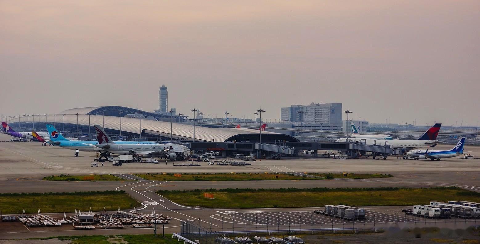 劫机不成反被一脚踹下了飞机，落得半身不遂，史上最倒霉劫机者 - 知乎