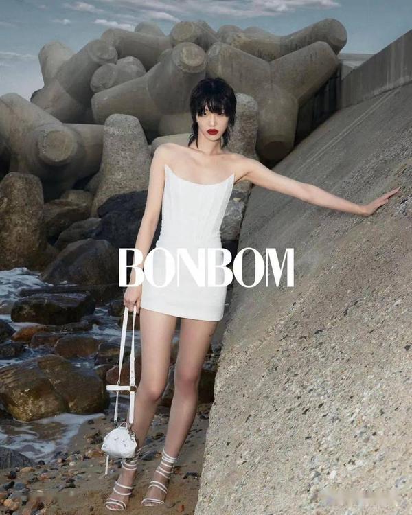 伦时LCF毕业韩国设计师Bonbom Jo，独特的设计结构赢得韩国偶像青睐。 - 知乎