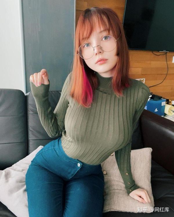 满分眼镜娘！欧美网红美女Alisa Pika Pika美照赏 - 知乎