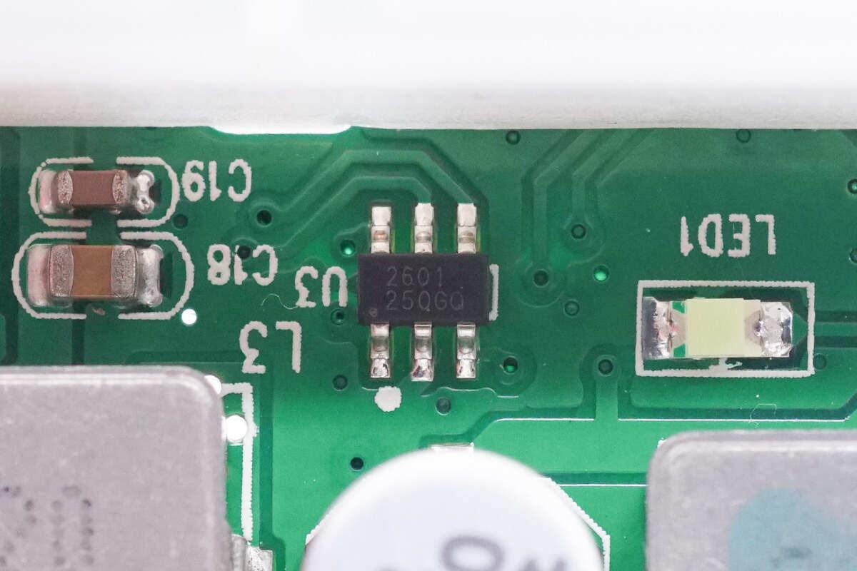 拆解报告：BYD比亚迪-汉 双USB-A口车载充电连接器 - 知乎