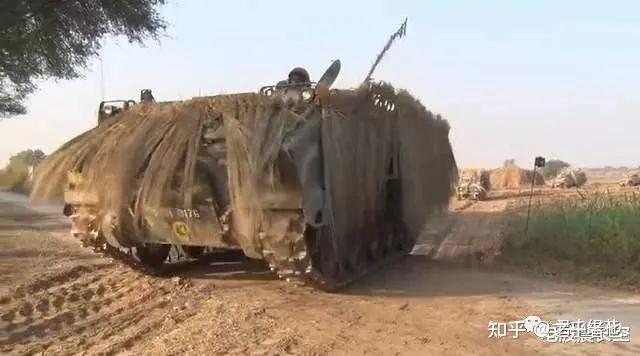 巴军VT4首次上演集群突击！配合的装甲车却跟不上，火力还差劲 - 知乎