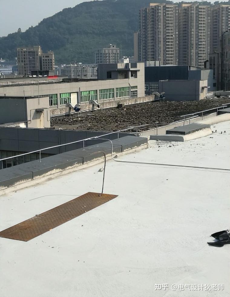 如何理解《建筑物防雷设计规范》中的10m×10m或12m×8m接闪网格？ - 知乎