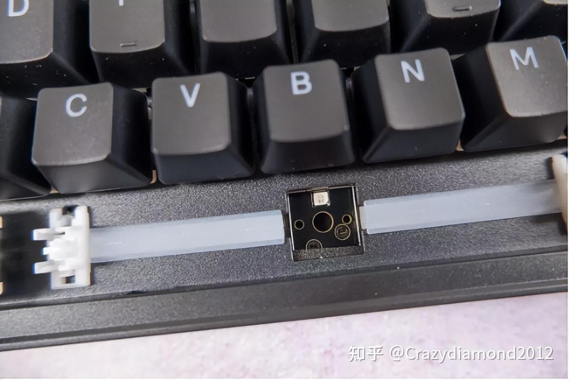 全键热插拔，可玩性更高，钛度K850彩戏师机械键盘体验
