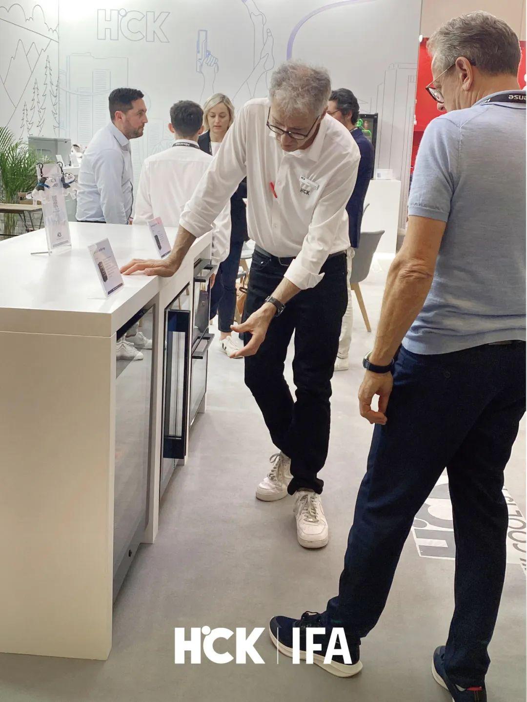 HCK哈士奇冰吧闪耀登陆IFA2023：北欧酷爽体验引爆柏林盛会 - 知乎