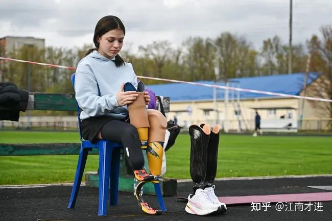 失去双腿的乌克兰女孩亚娜 - 知乎