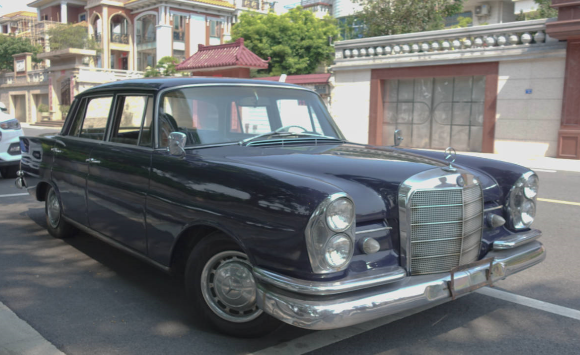 Mercedes-Benz S 简史 之 W111＆W109 - 知乎