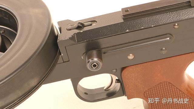 超大弹容量的A180冲锋枪，它的变体比本尊更有特色 - 知乎