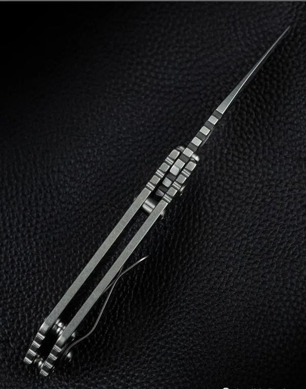 只有他才敢把EDC做成迷你战术重折！强硬的Strider挺进者PT3代 - 知乎