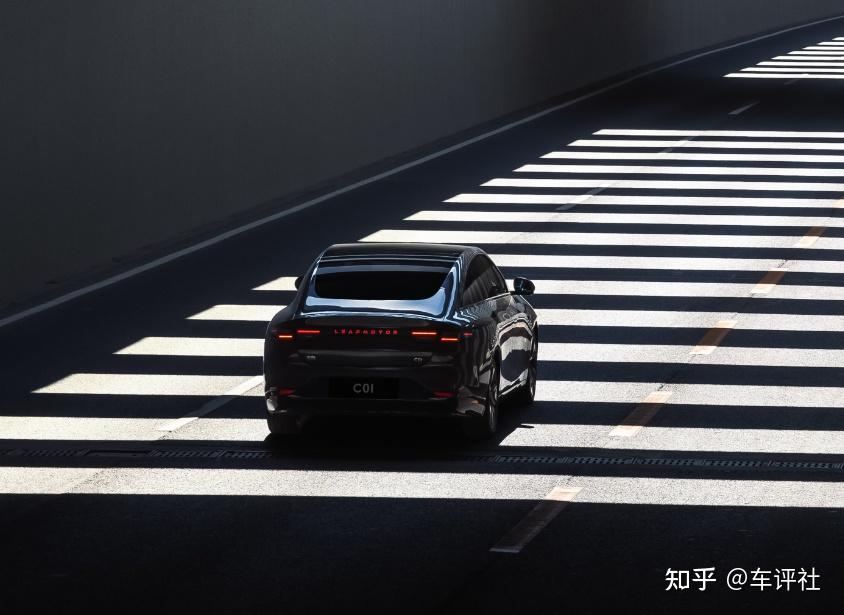 搭载CTC电池技术，续航达717km，零跑C01起售19.38万元 - 知乎