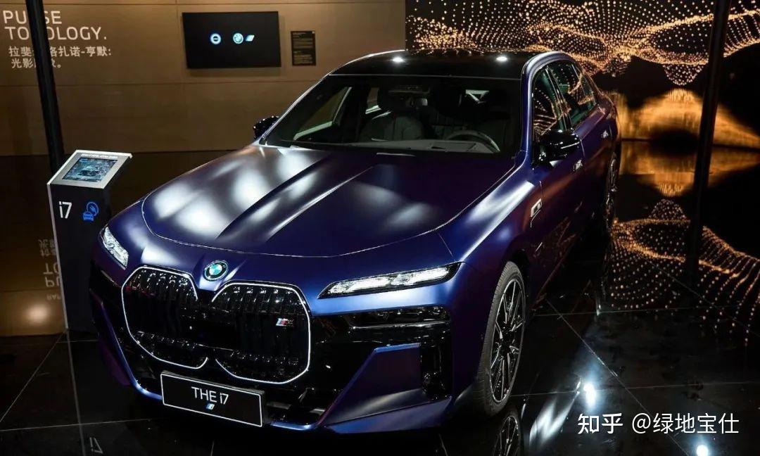 优雅的力量——实拍全新宝马i7 M70L磨砂丹泉石蓝 - 知乎