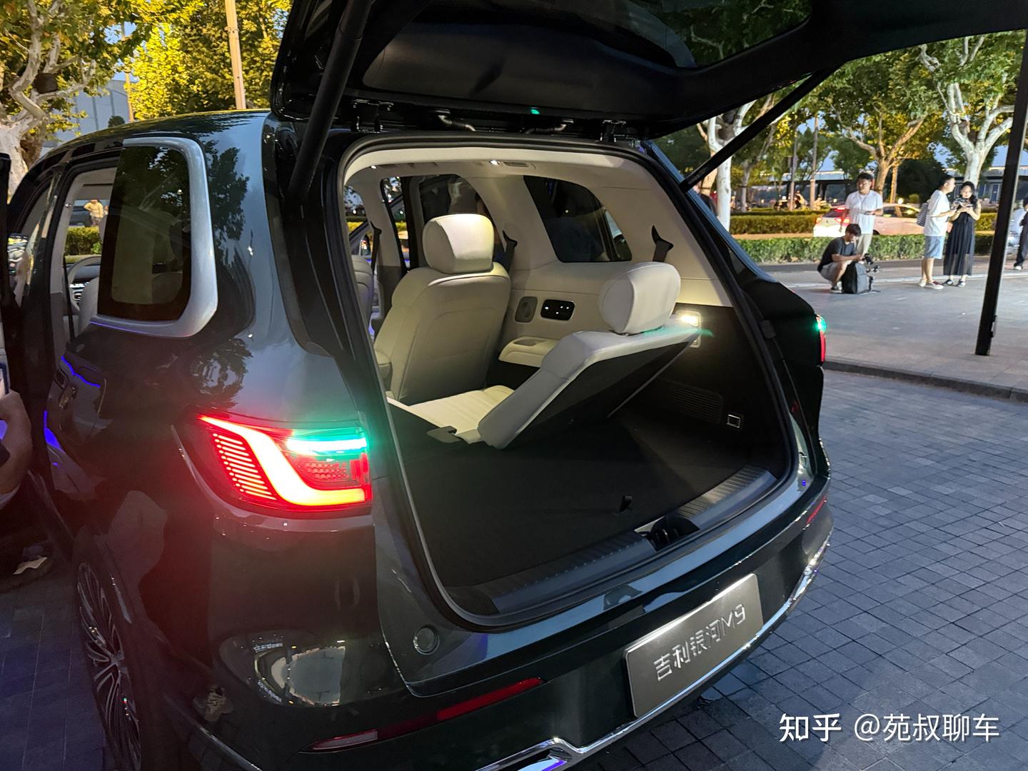 预售价19.38万元起，吉利银河M9正式开启预售 - 知乎