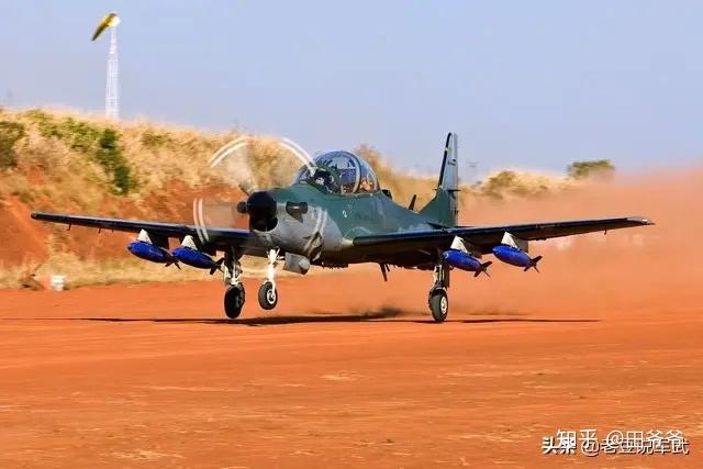 21世纪的螺旋桨战机，源自巴西的“超级巨嘴鸟”，A-29轻型攻击机 - 知乎