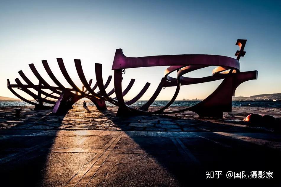 街头摄影师Hakan Biyiklioglu：凝萃街头的瞬息万变 - 知乎