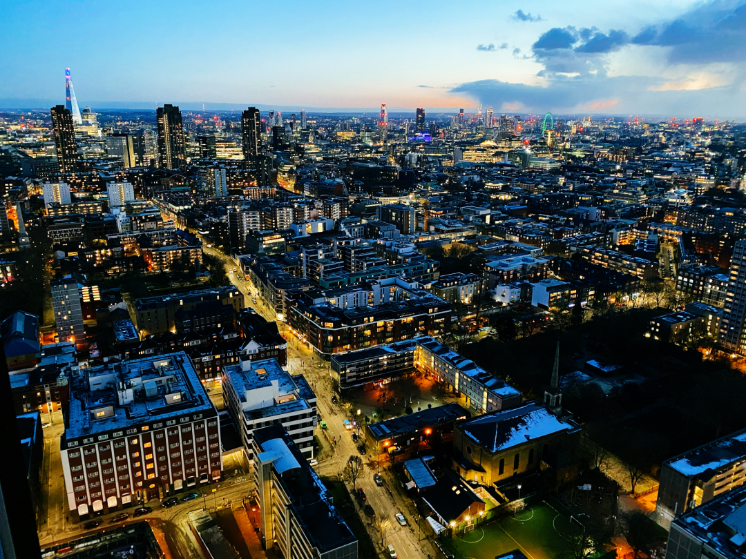 城市之光｜伦敦市区&老金融城一览无余，50多万白领租住需求，低密度河景住宅！ - 知乎