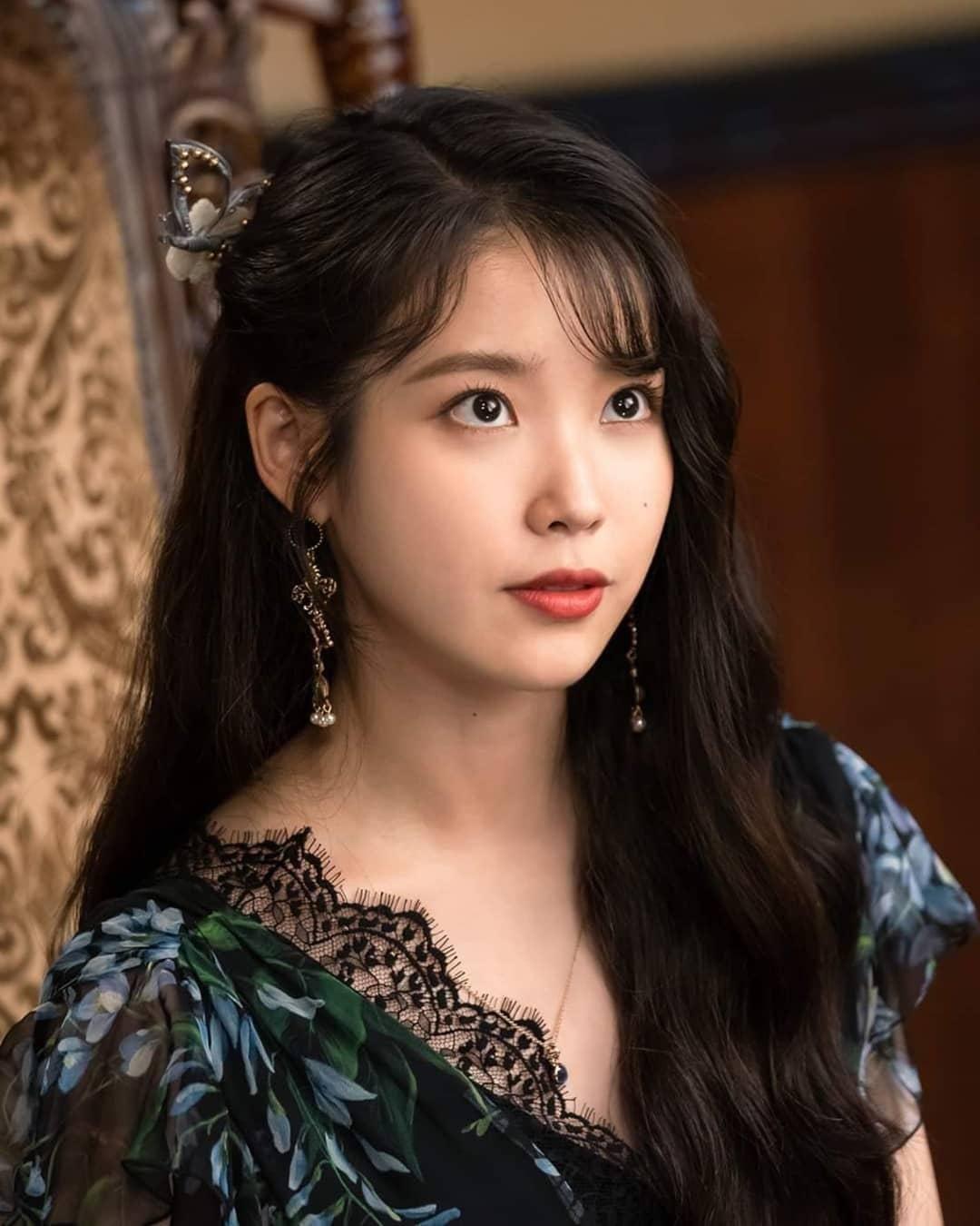 IU成韩网最美Top1，看她12年照片，总结出4个逆袭变美知识点！ - 知乎