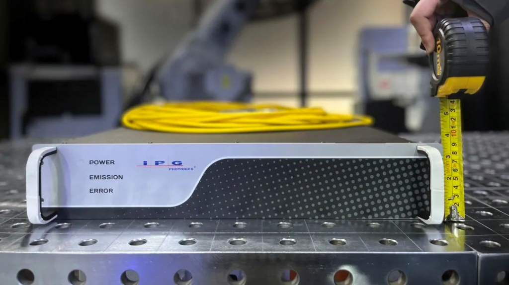 【重磅新品 压轴登场】IPG新一代迷你轻薄款3 kW激光器，真的强！ - 知乎