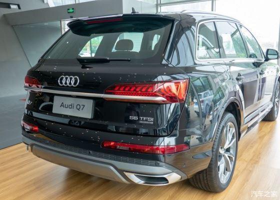 2020款奥迪Q7实车到店，车长5067mm，3.0T轰出340马力，配8AT！ - 知乎
