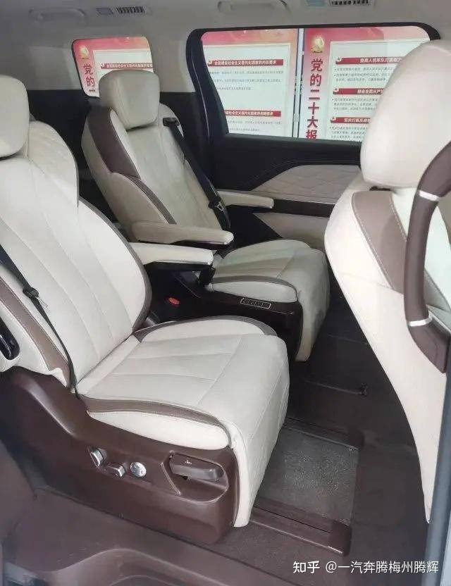 奔腾M9实车再现身，尺寸超GL8，配红旗HQ9同款2.0T+8AT，即将上市 - 知乎