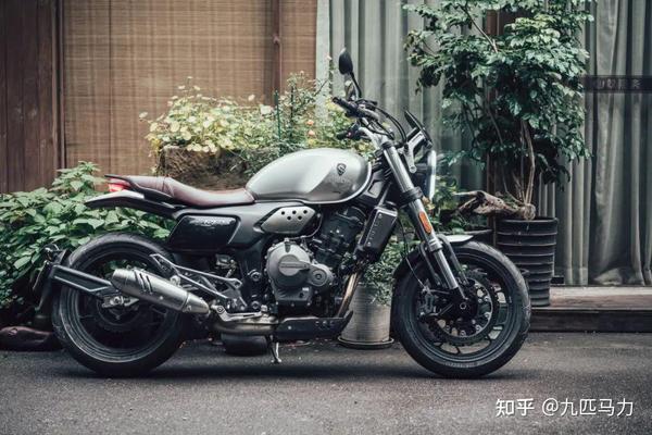 英伦复古再进化——赛科龙RE560静态解读 - 知乎