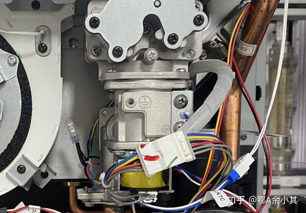 壁挂炉评测2022（四十三）千呼万唤始出来-林内G56壁挂炉-犹抱琵琶半遮面-拨码降低最小功率（上） - 知乎