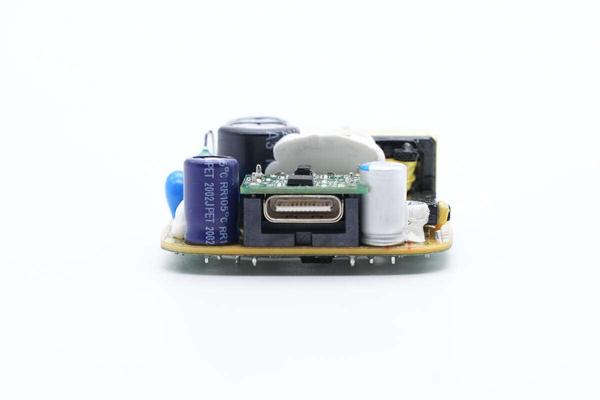 拆解报告：Salcomp赛尔康10W USB-C充电器S82A43 - 知乎