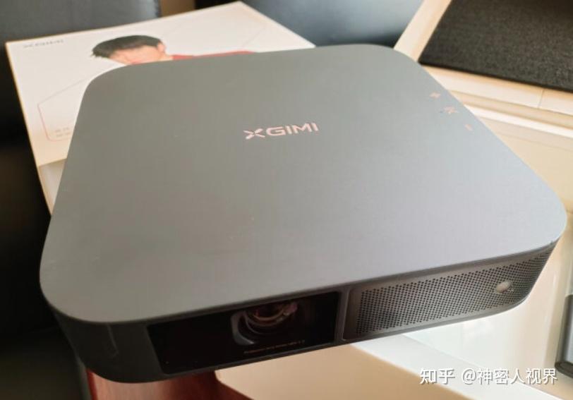 “机”怕少壮？高性价比家用投影仪推荐：小明Q2 Pro|极米new z6X