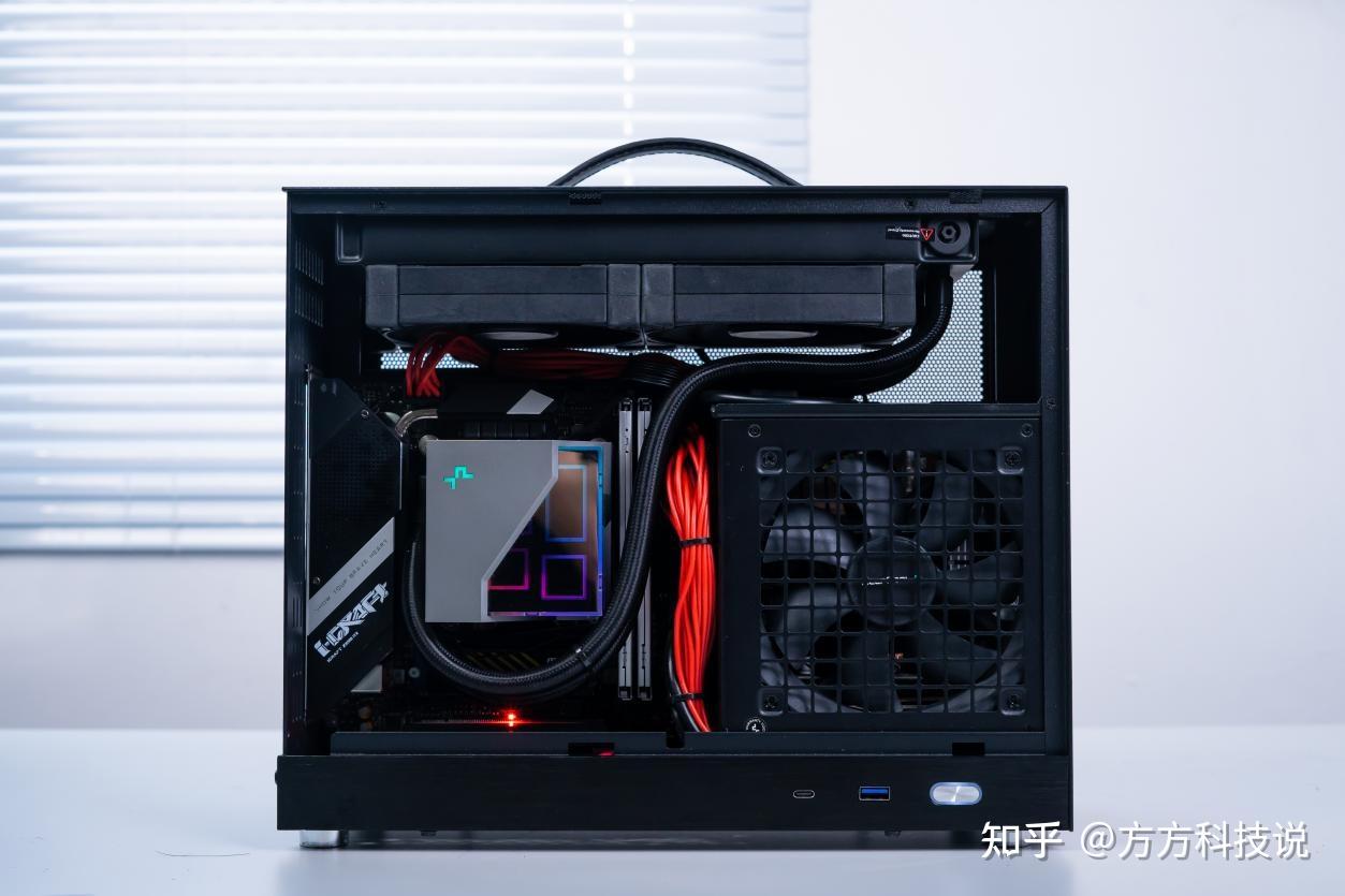 闪鳞S500 ITX机箱发布：15.9L桌面小钢炮，支持独显且水冷、风冷都可上