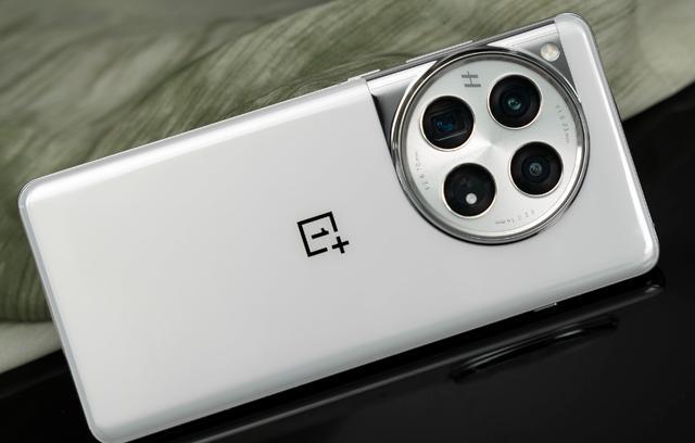 为什么一加Ace2 Pro更受欢迎，而不是一加Ace3？