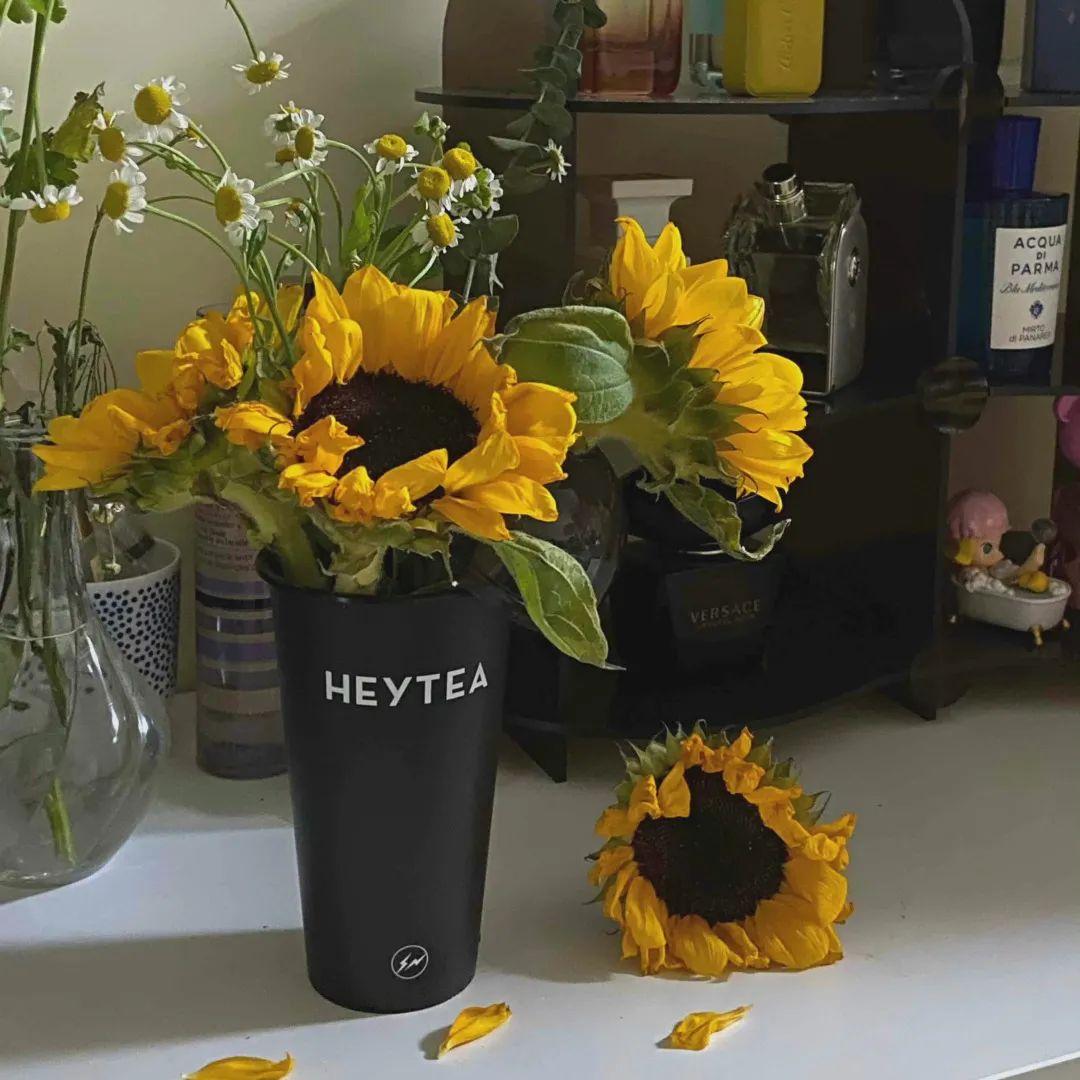 如何评价喜茶跟藤原浩联名推出的HEYTEA X FRAGMENT「黑TEA」？ - 知乎