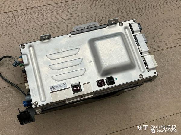 【硬核】我搞了台特斯拉 Model 3 电脑，并且拆了它 - 知乎