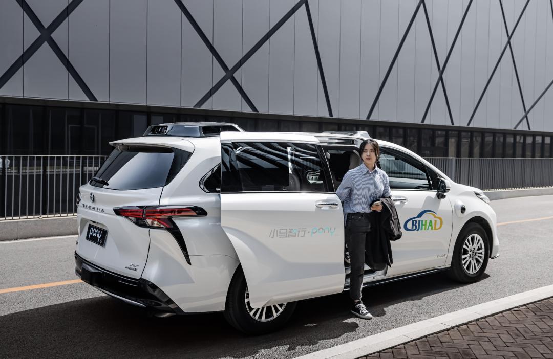 专注Robotaxi，才是真正的Robotaxi第一股 - 知乎