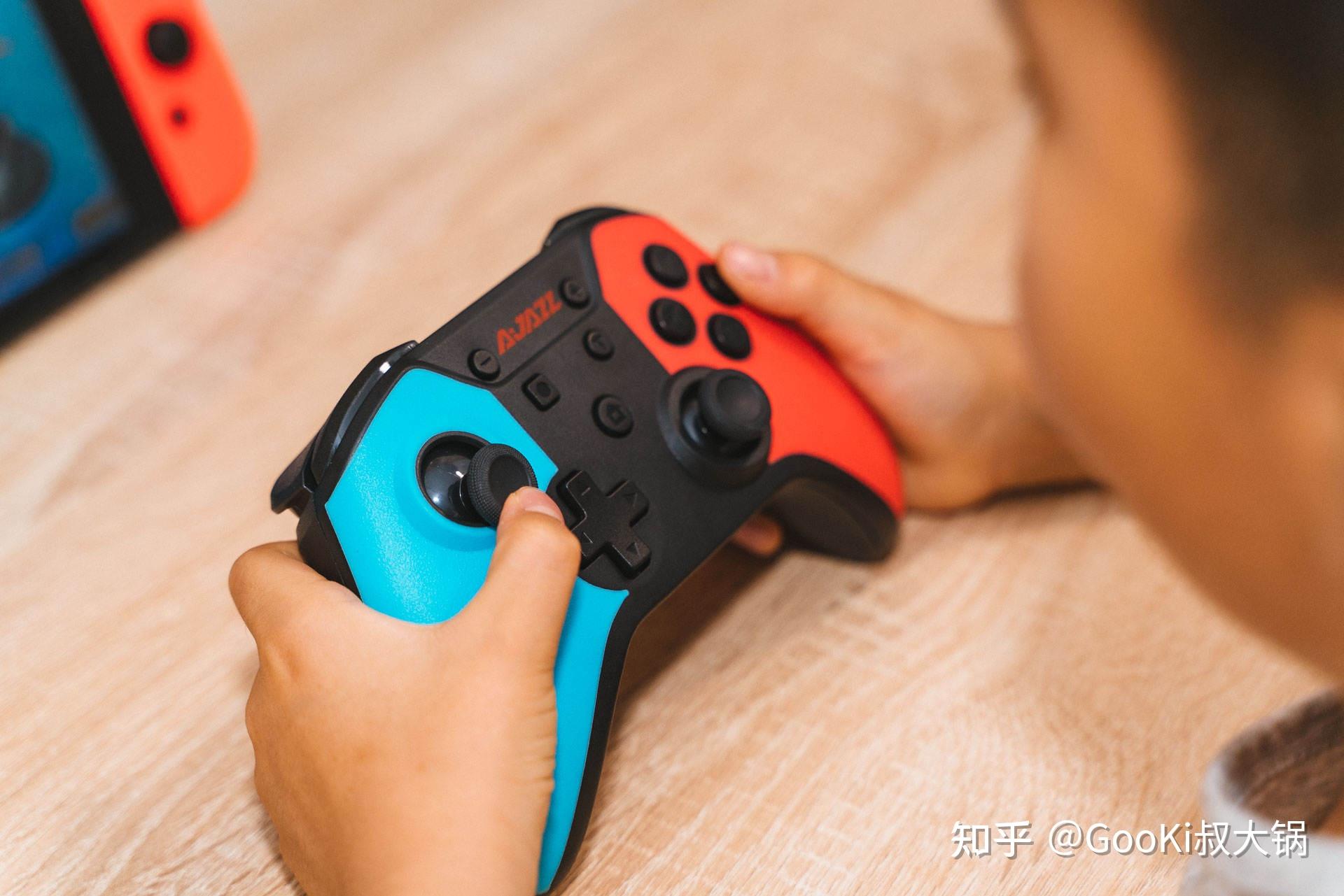 专为主机打造的游戏手柄，黑爵AG180使用体验如何