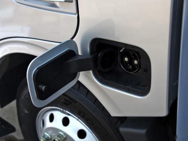 可快充亦可换电 实拍前晨iC1纯电动轻卡 - 知乎