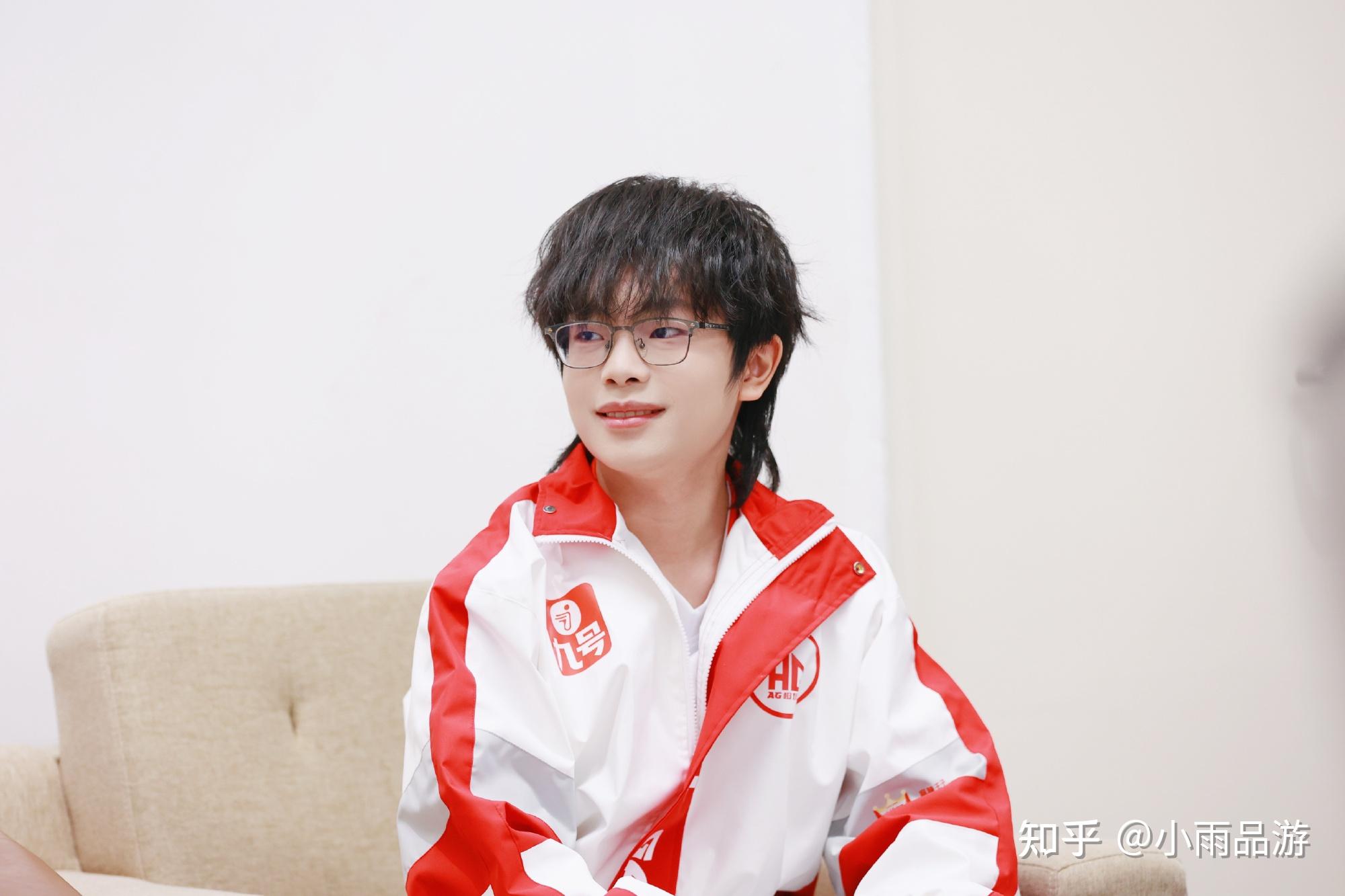 AG险胜EDGM，三大FMVP齐发力，一诺登顶击杀榜 - 知乎