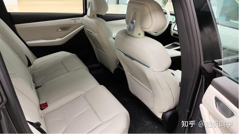 手握20个W，深蓝SL03和零跑C01怎么选?