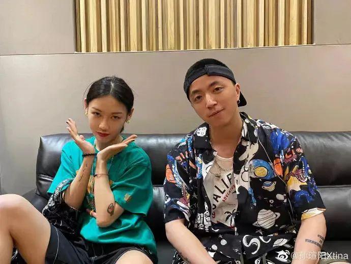 她是Jony J南京奥体演唱会的御用back up，有嘻哈和新世代都入围正赛的女rapper - 知乎