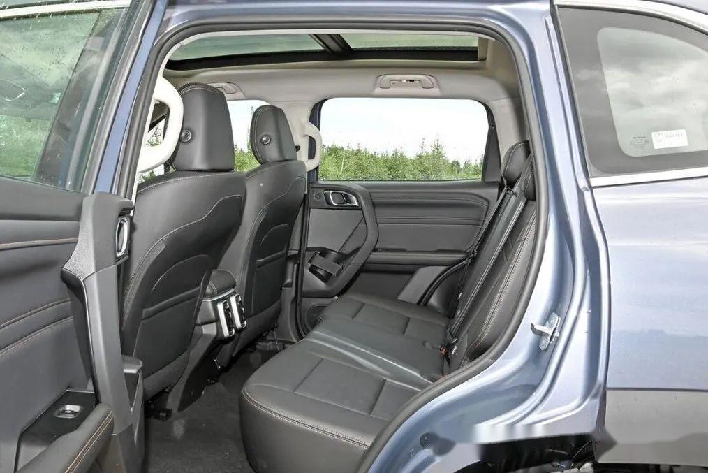 这才是家用SUV良心王，不到10万还搭2.0T，连本田CRV都自愧不如 - 知乎