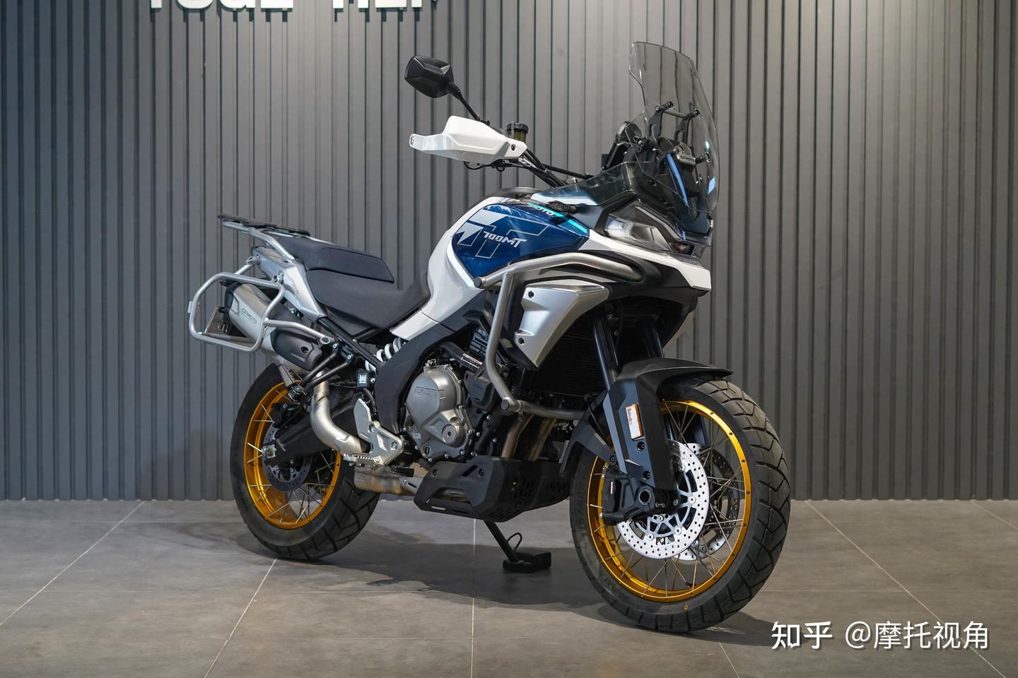 春风700MT上市，仅29980元！中大排ADV的价格屠夫 - 知乎