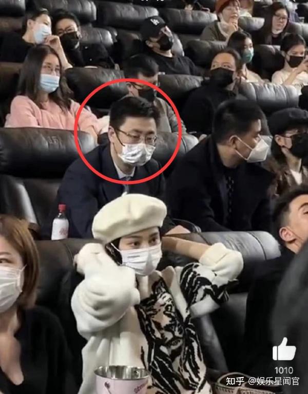 范冰冰携男友现身烟台海边，高调秀恩爱，两人不像情侣更像父女 - 知乎