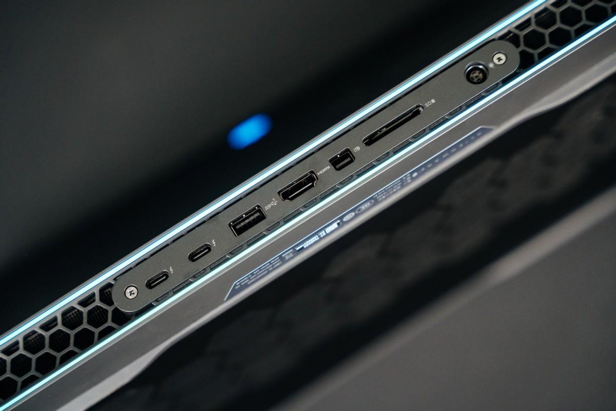 外星人Alienware m18评测：细节拉满，游戏体验新王者 - 知乎