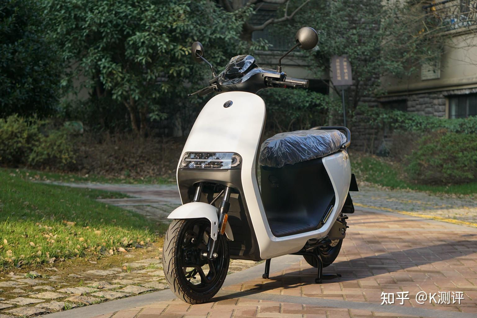 九号电动E100测评：无钥匙启动，电摩中的特斯拉？ - 知乎