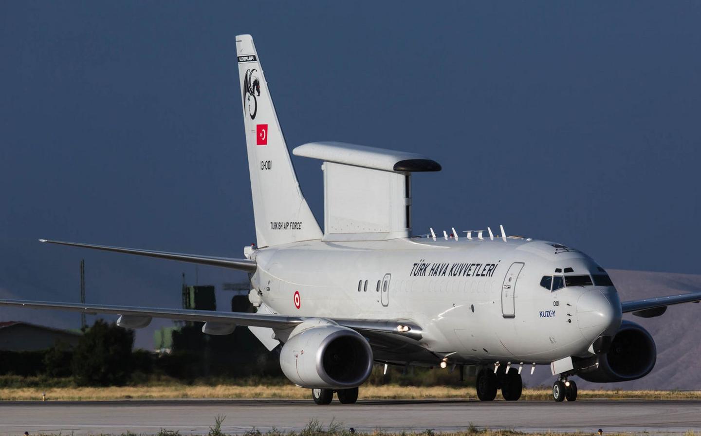 E-7A“楔尾”预警机：现代空战的“智慧中枢” - 知乎