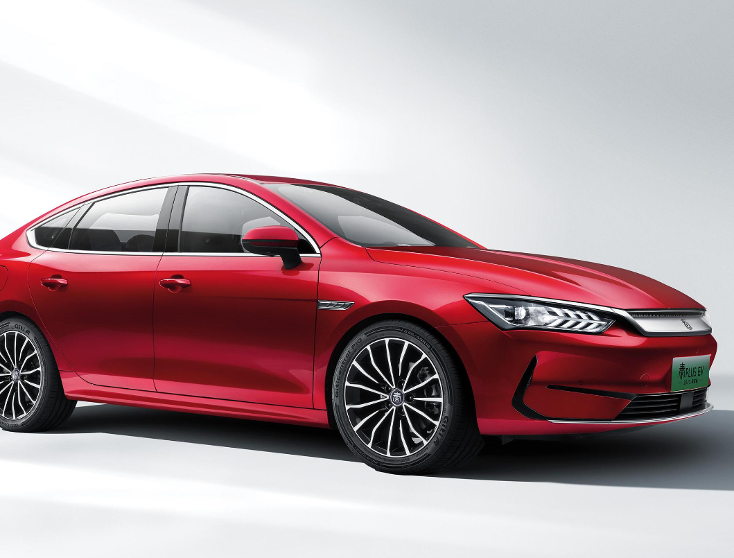 纯电家轿PK：比亚迪秦PLUS EV冠军版对比埃安AION S - 知乎